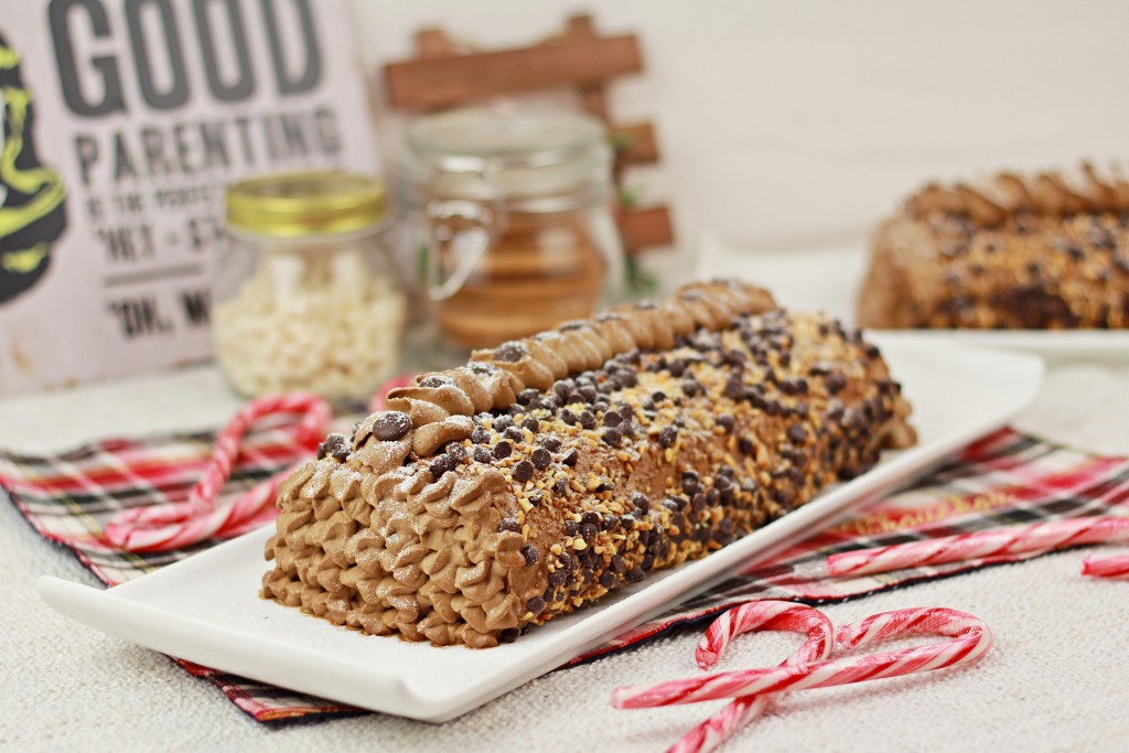 Mocha Swiss Roll (Yule Log Cake) | TheZongHan